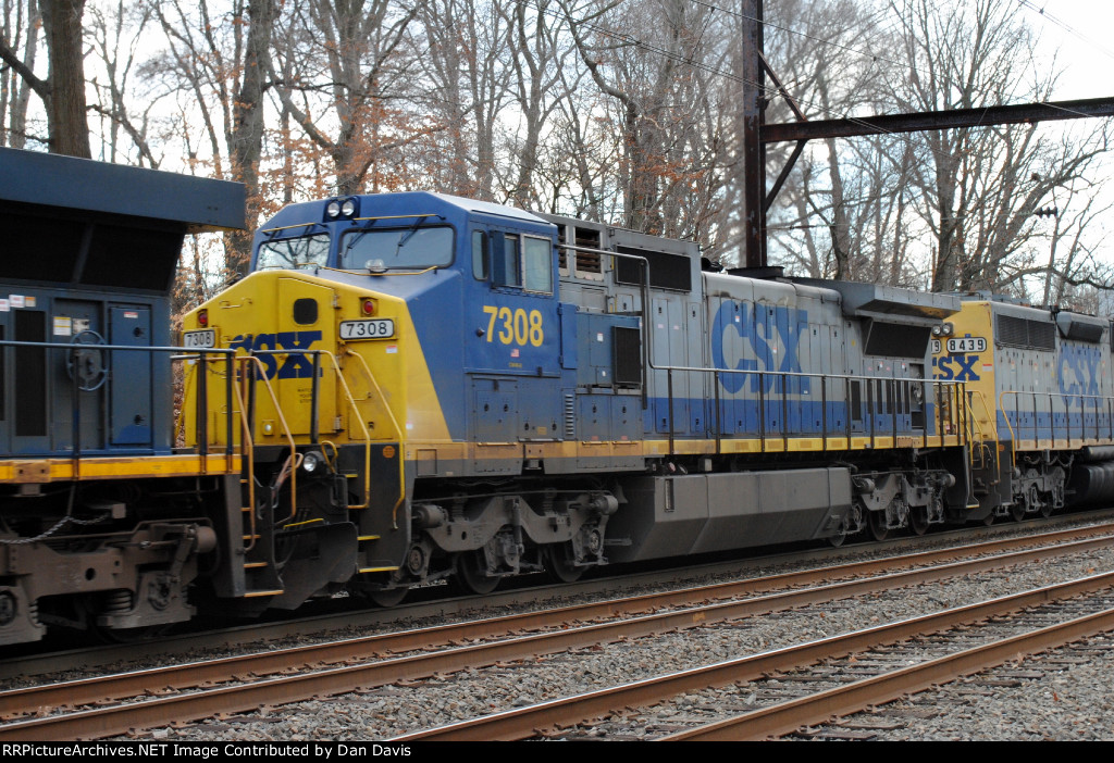 CSX CW40-8 7308 2nd on Q410-15